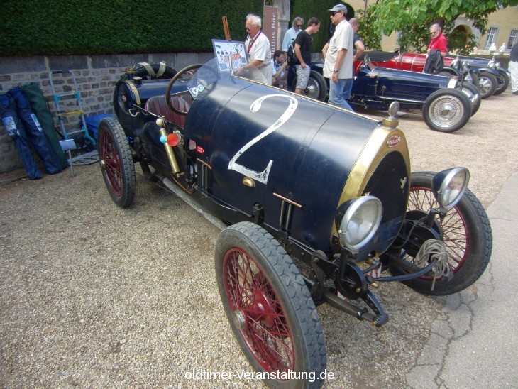 80 Jahre Bugatti Grand Prix Siege und Treffen von 22 Rennwagen ...